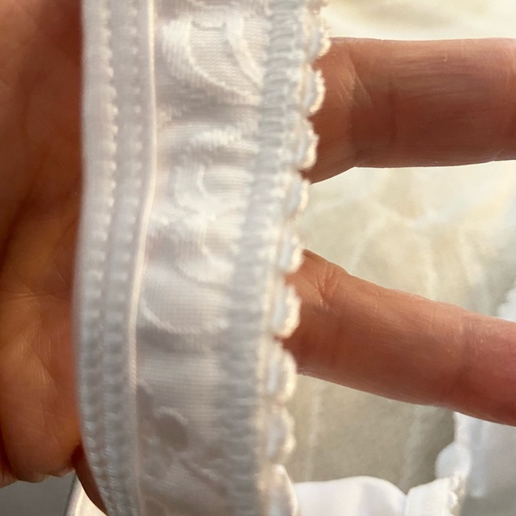 Playtex | Intimates & Sleepwear | Nwot Playtex 4745 White Pretty ...
